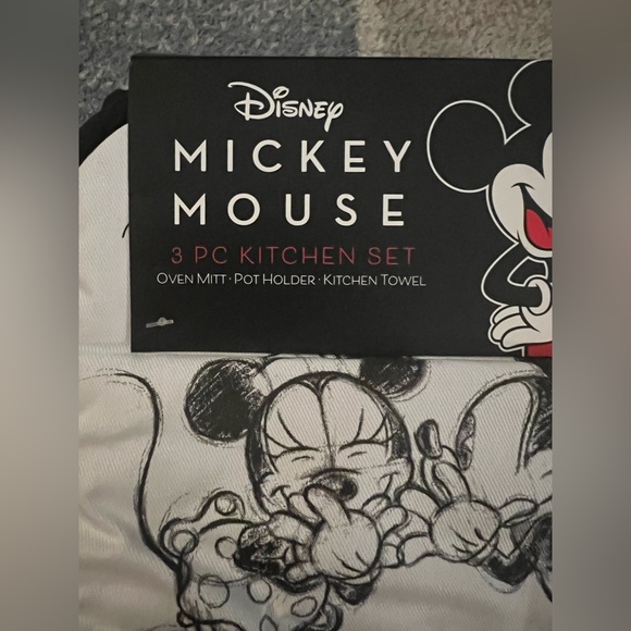 Disney | Kitchen | Brand New Nwt Disney Mickey Mouse 3 Piece Kitchen ...